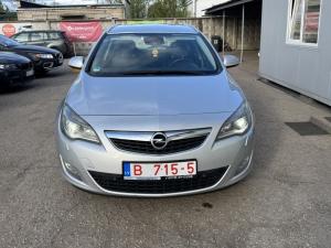 Grey Opel Astra 2011 in Riga, with an engine capacity of 1.70 L and mileage of 268 thousand km for 4490 €, photo 24 on AUTOMOTO.COM.LV
