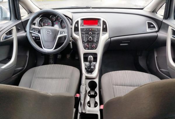 Pelēks Opel Astra 2011 Rīga, ar dzinēja tilpumu 1.70 L un nobraukumu 249 tūkst. km par 2750 €, foto 5 vietnē AUTOMOTO.COM.LV