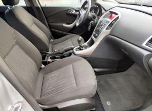 Grey Opel Astra 2011 in Riga, with an engine capacity of 1.70 L and mileage of 249 thousand km for 2750 €, photo 10 on AUTOMOTO.COM.LV