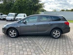 Grey Opel Astra 2011 in Riga, with an engine capacity of 1.70 L and mileage of 229 thousand km for 4100 €, photo 4 on AUTOMOTO.COM.LV