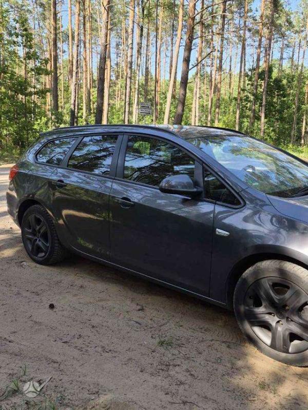 Pelēks Opel Astra 2011 Viļņa, ar dzinēja tilpumu 1.69 L un nobraukumu 311 tūkst. km par 2650 €, foto 5 vietnē AUTOMOTO.COM.LV