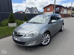 Grey Opel Astra 2011 in Kaunas, with an engine capacity of 1.70 L and mileage of 275 thousand km for 2550 €, photo  on AUTOMOTO.COM.LV