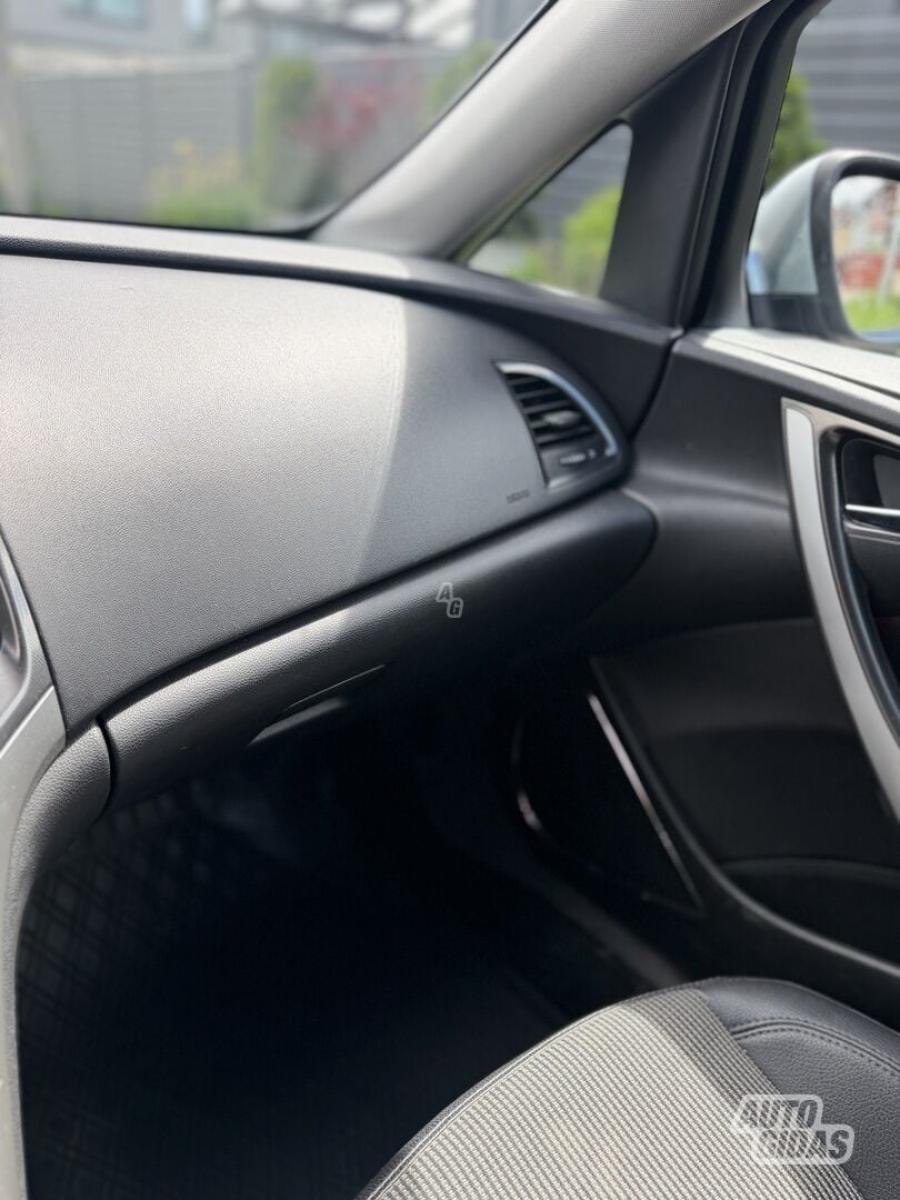 Grey Opel Astra 2011 in Kaunas, with an engine capacity of 1.70 L and mileage of 275 thousand km for 2550 €, photo 27 on AUTOMOTO.COM.LV
