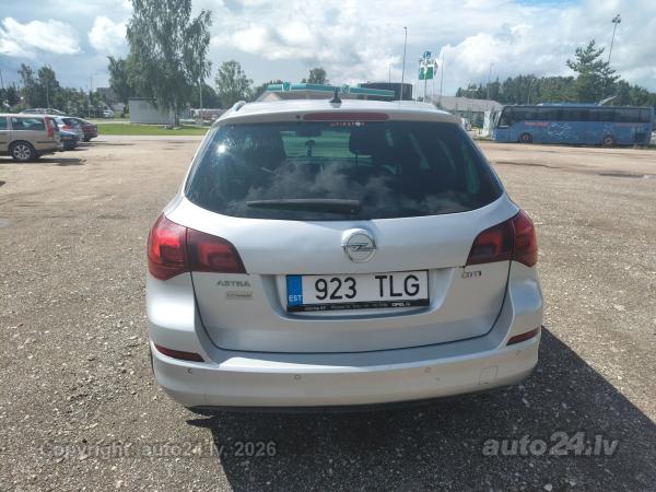 Pelēks Opel Astra 2011 Tartu, ar dzinēja tilpumu 1.70 L un nobraukumu 240 tūkst. km par 2750 €, foto 5 vietnē AUTOMOTO.COM.LV