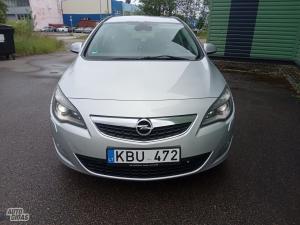 Grey Opel Astra 2011 in Siauliai, with an engine capacity of 2.00 L and mileage of 310 thousand km for 2350 €, photo 3 on AUTOMOTO.COM.LV