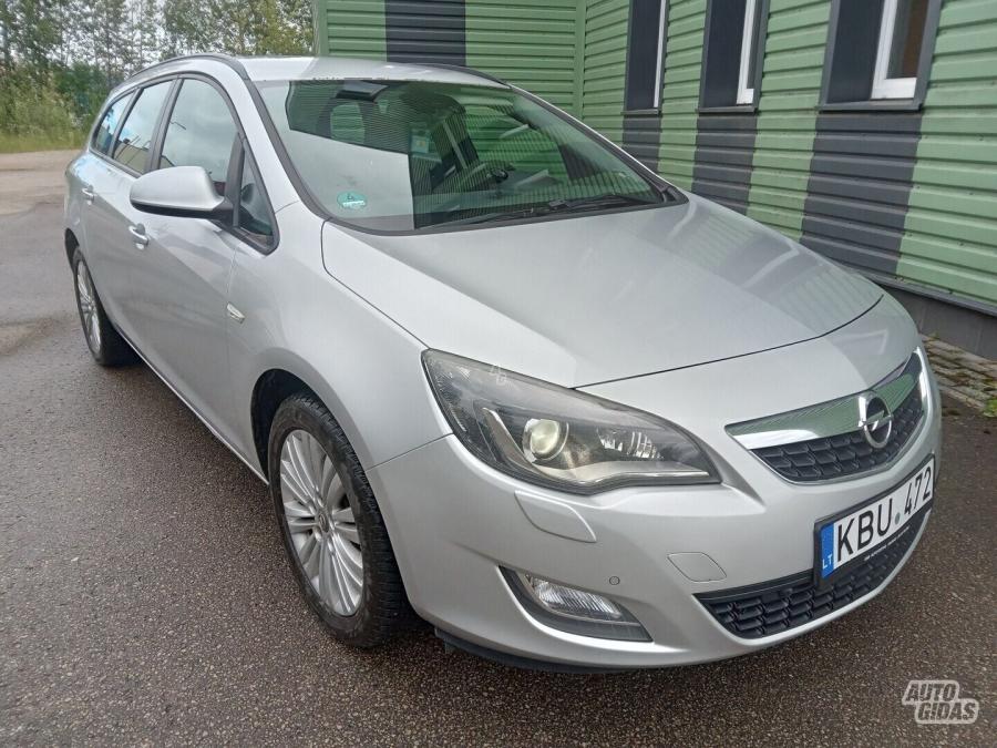 Grey Opel Astra 2011 in Siauliai, with an engine capacity of 2.00 L and mileage of 310 thousand km for 2350 €, photo 4 on AUTOMOTO.COM.LV