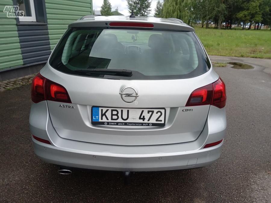 Grey Opel Astra 2011 in Siauliai, with an engine capacity of 2.00 L and mileage of 310 thousand km for 2350 €, photo 8 on AUTOMOTO.COM.LV