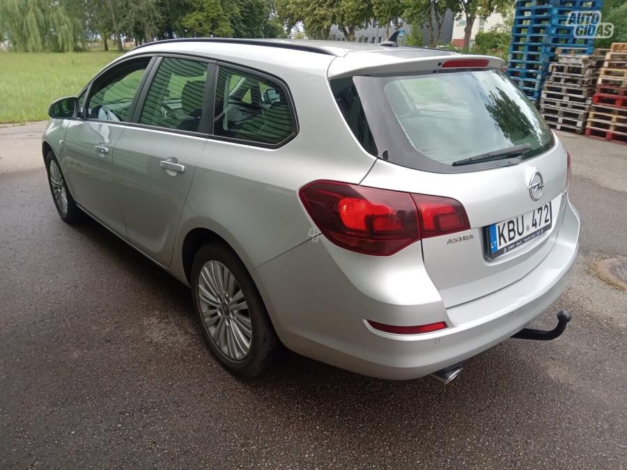 Grey Opel Astra 2011 in Siauliai, with an engine capacity of 2.00 L and mileage of 310 thousand km for 2350 €, photo 9 on AUTOMOTO.COM.LV