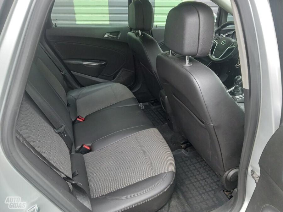 Grey Opel Astra 2011 in Siauliai, with an engine capacity of 2.00 L and mileage of 310 thousand km for 2350 €, photo 15 on AUTOMOTO.COM.LV