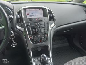 Grey Opel Astra 2011 in Siauliai, with an engine capacity of 2.00 L and mileage of 310 thousand km for 2350 €, photo 17 on AUTOMOTO.COM.LV