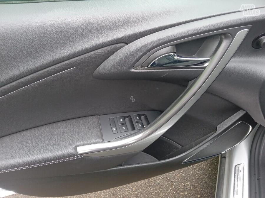 Grey Opel Astra 2011 in Siauliai, with an engine capacity of 2.00 L and mileage of 310 thousand km for 2350 €, photo 19 on AUTOMOTO.COM.LV