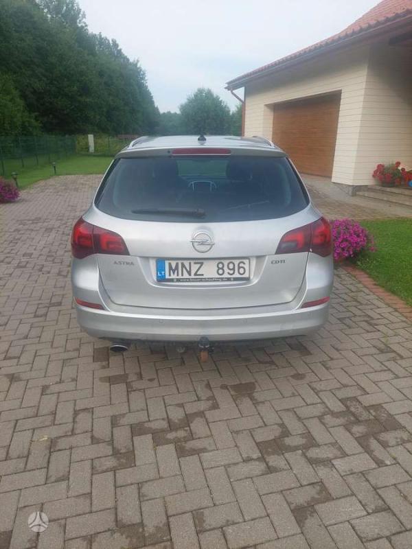 Pelēks Opel Astra 2011 Rokiškis, ar dzinēja tilpumu 1.96 L un nobraukumu 267 tūkst. km par 2350 €, foto 5 vietnē AUTOMOTO.COM.LV