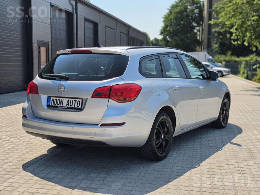 Pelēks Opel Astra 2011 Liepāja, ar dzinēja tilpumu 1.70 L un nobraukumu 301 tūkst. km par 3490 €, foto 7 vietnē AUTOMOTO.COM.LV