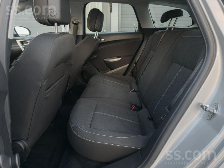 Pelēks Opel Astra 2011 Liepāja, ar dzinēja tilpumu 1.70 L un nobraukumu 301 tūkst. km par 3490 €, foto 15 vietnē AUTOMOTO.COM.LV