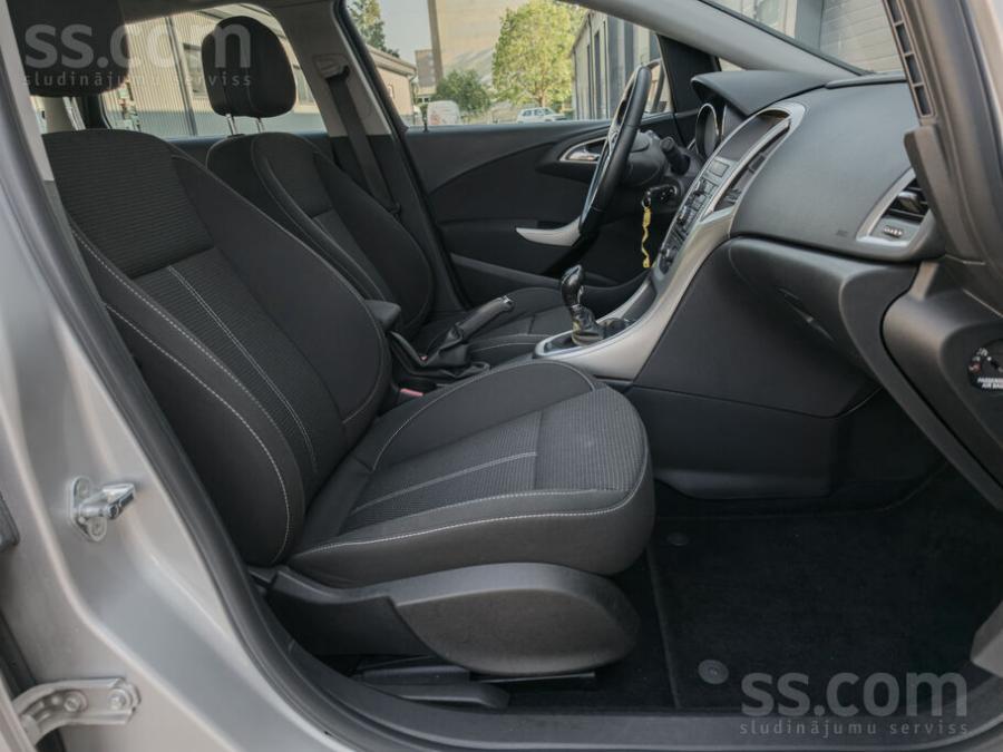 Pelēks Opel Astra 2011 Liepāja, ar dzinēja tilpumu 1.70 L un nobraukumu 301 tūkst. km par 3490 €, foto 17 vietnē AUTOMOTO.COM.LV
