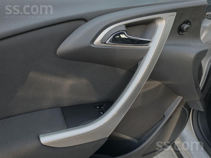 Pelēks Opel Astra 2011 Liepāja, ar dzinēja tilpumu 1.70 L un nobraukumu 301 tūkst. km par 3490 €, foto 19 vietnē AUTOMOTO.COM.LV