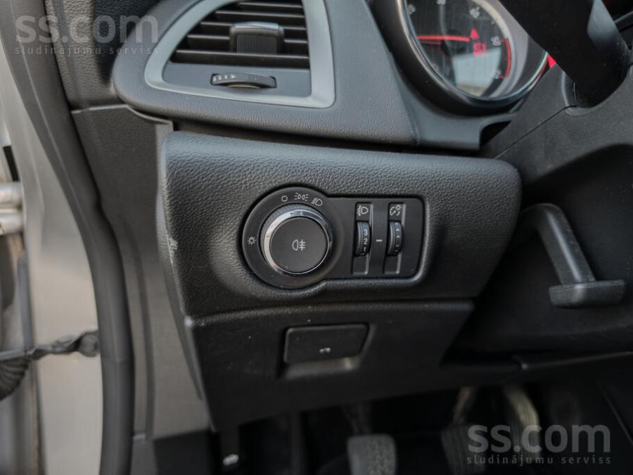 Pelēks Opel Astra 2011 Liepāja, ar dzinēja tilpumu 1.70 L un nobraukumu 301 tūkst. km par 3490 €, foto 20 vietnē AUTOMOTO.COM.LV