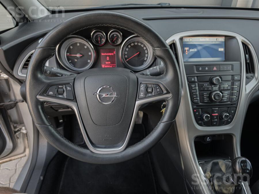 Pelēks Opel Astra 2011 Liepāja, ar dzinēja tilpumu 1.70 L un nobraukumu 301 tūkst. km par 3490 €, foto 21 vietnē AUTOMOTO.COM.LV