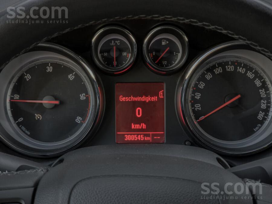 Pelēks Opel Astra 2011 Liepāja, ar dzinēja tilpumu 1.70 L un nobraukumu 301 tūkst. km par 3490 €, foto 24 vietnē AUTOMOTO.COM.LV