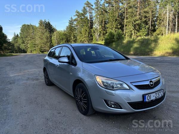 Pelēks Opel Astra 2011 Kuldīga, ar dzinēja tilpumu 1.40 L un nobraukumu 360 tūkst. km par 1900 €, foto 3 vietnē AUTOMOTO.COM.LV
