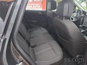 Grey Opel Astra 2011 in Jelgava, with an engine capacity of 1.70 L and mileage of 271 thousand km for 880 €, photo 9 on AUTOMOTO.COM.LV