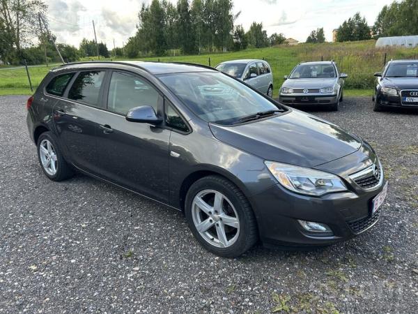Pelēks Opel Astra 2011 Limbaži, ar dzinēja tilpumu 1.70 L un nobraukumu 223 tūkst. km par 4150 €, foto 3 vietnē AUTOMOTO.COM.LV