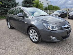 Grey Opel Astra 2011 in Marijampole, with an engine capacity of 1.69 L and mileage of 261 thousand km for 2999 €, photo 3 on AUTOMOTO.COM.LV