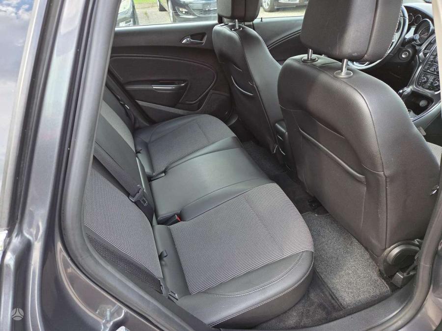 Grey Opel Astra 2011 in Marijampole, with an engine capacity of 1.69 L and mileage of 261 thousand km for 2999 €, photo 14 on AUTOMOTO.COM.LV