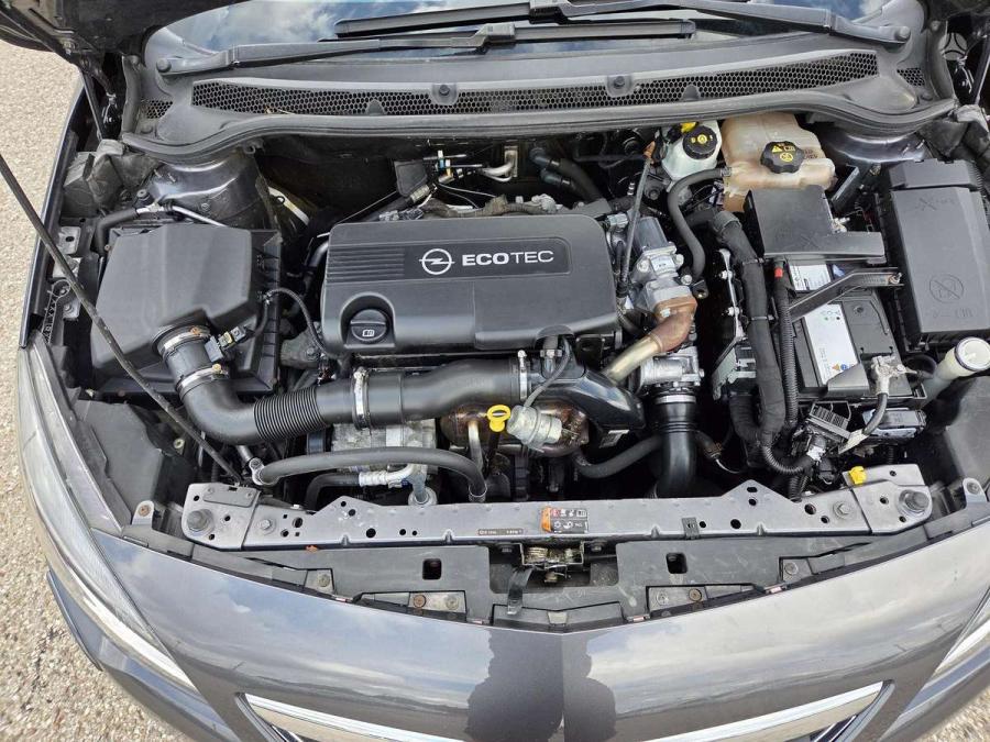 Grey Opel Astra 2011 in Marijampole, with an engine capacity of 1.69 L and mileage of 261 thousand km for 2999 €, photo 21 on AUTOMOTO.COM.LV