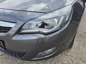 Grey Opel Astra 2011 in Marijampole, with an engine capacity of 1.69 L and mileage of 261 thousand km for 2999 €, photo 22 on AUTOMOTO.COM.LV