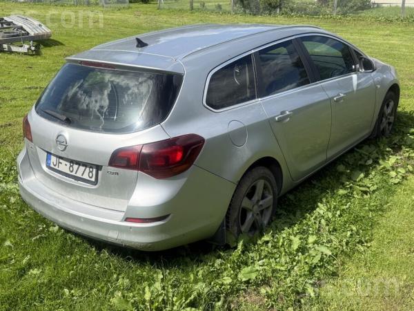 Серый Опель Астра 2011 в Валмиера, объемом двигателя 1.70 л и пробегом 280 тыс. км за 1350 €, фото 3 на AUTOMOTO.COM.LV