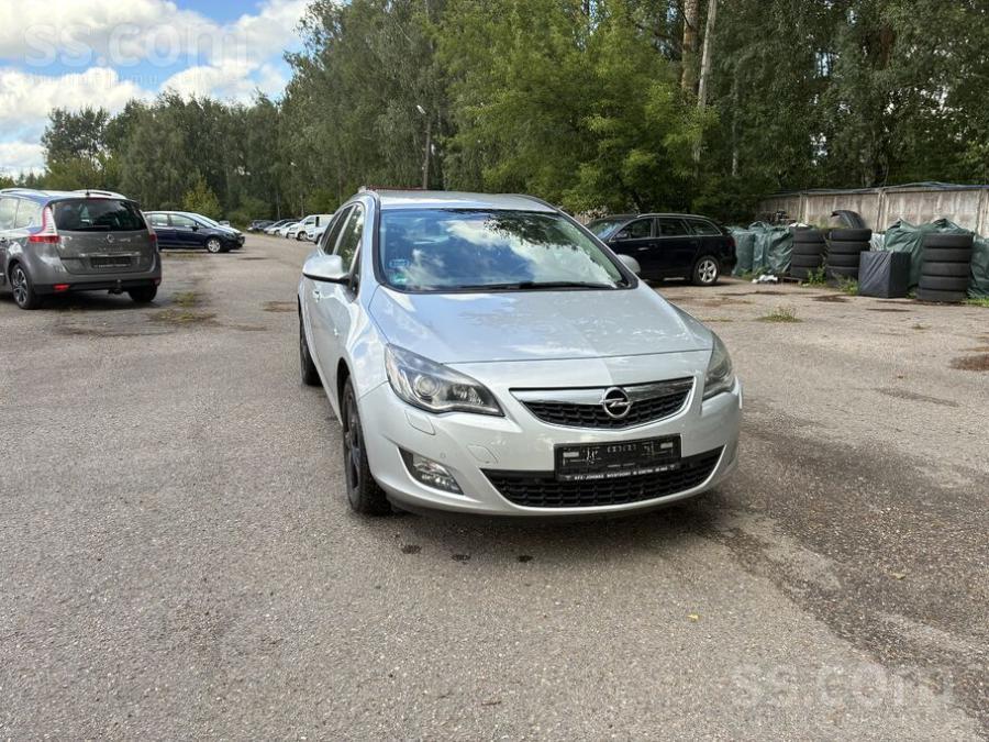 Pelēks Opel Astra 2011 Rīga, ar dzinēja tilpumu 2.00 L un nobraukumu 0 tūkst. km par 3980 €, foto 1 vietnē AUTOMOTO.COM.LV