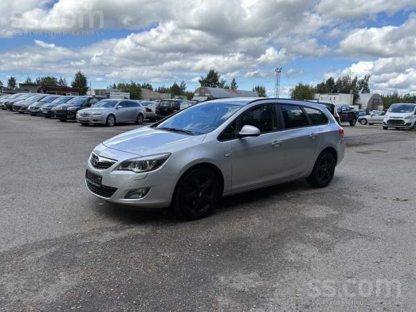 Grey Opel Astra 2011 in Riga, with an engine capacity of 2.00 L and mileage of 0 thousand km for 3980 €, photo 6 on AUTOMOTO.COM.LV