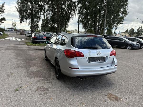 Grey Opel Astra 2011 in Riga, with an engine capacity of 2.00 L and mileage of 0 thousand km for 3980 €, photo 8 on AUTOMOTO.COM.LV