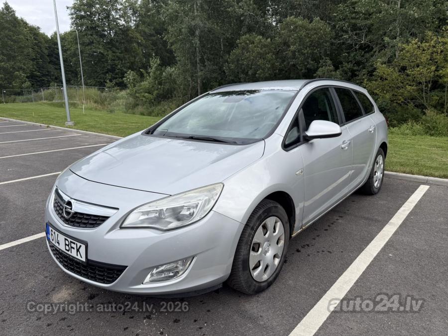 Grey Opel Astra 2011 in Keila, with an engine capacity of 1.40 L and mileage of 309 thousand km for 1499 €, photo 1 on AUTOMOTO.COM.LV