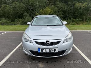 Grey Opel Astra 2011 in Keila, with an engine capacity of 1.40 L and mileage of 309 thousand km for 1499 €, photo 3 on AUTOMOTO.COM.LV