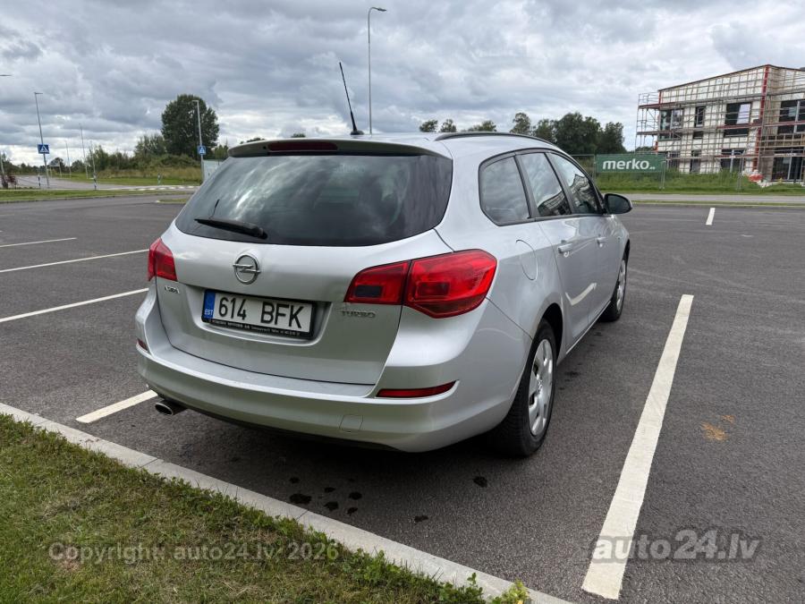 Grey Opel Astra 2011 in Keila, with an engine capacity of 1.40 L and mileage of 309 thousand km for 1499 €, photo 6 on AUTOMOTO.COM.LV