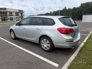 Grey Opel Astra 2011 in Keila, with an engine capacity of 1.40 L and mileage of 309 thousand km for 1499 €, photo 8 on AUTOMOTO.COM.LV