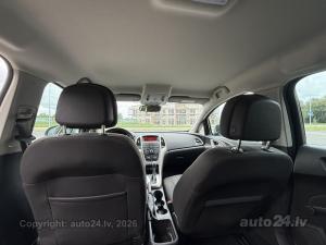 Grey Opel Astra 2011 in Keila, with an engine capacity of 1.40 L and mileage of 309 thousand km for 1499 €, photo 15 on AUTOMOTO.COM.LV