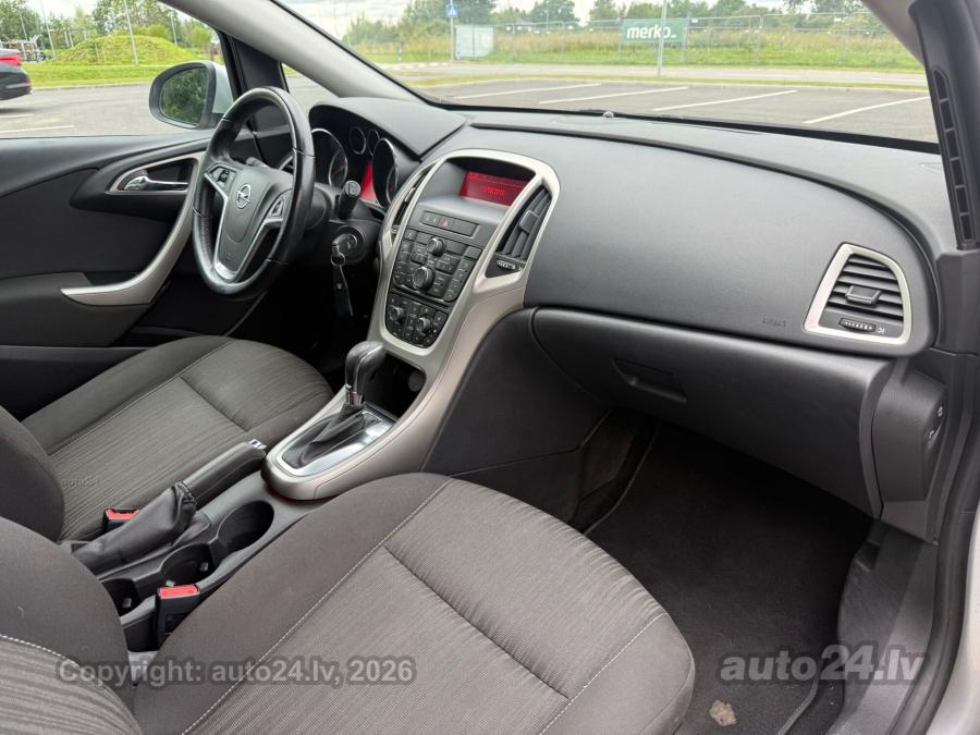 Grey Opel Astra 2011 in Keila, with an engine capacity of 1.40 L and mileage of 309 thousand km for 1499 €, photo 16 on AUTOMOTO.COM.LV