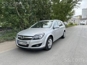 Серый Опель Астра 2011 в Рига, объемом двигателя 1.60 л и пробегом 111 тыс. км за 1900 €, фото  на AUTOMOTO.COM.LV