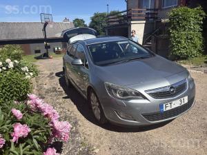 Grey Opel Astra 2011 in Gulbene, with an engine capacity of 1.70 L and mileage of 275 thousand km for 650 €, photo 4 on AUTOMOTO.COM.LV