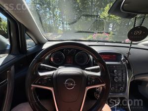 Grey Opel Astra 2011 in Gulbene, with an engine capacity of 1.70 L and mileage of 275 thousand km for 650 €, photo 6 on AUTOMOTO.COM.LV