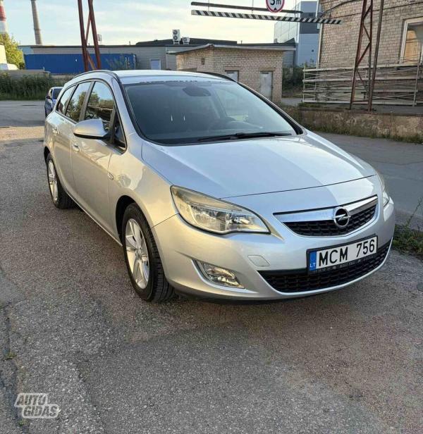Pelēks Opel Astra 2011 Klaipėda, ar dzinēja tilpumu 1.70 L un nobraukumu 320 tūkst. km par 2400 €, foto 2 vietnē AUTOMOTO.COM.LV