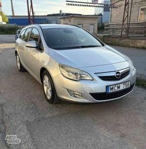 Grey Opel Astra 2011 in Klaipeda, with an engine capacity of 1.70 L and mileage of 320 thousand km for 2400 €, photo 3 on AUTOMOTO.COM.LV