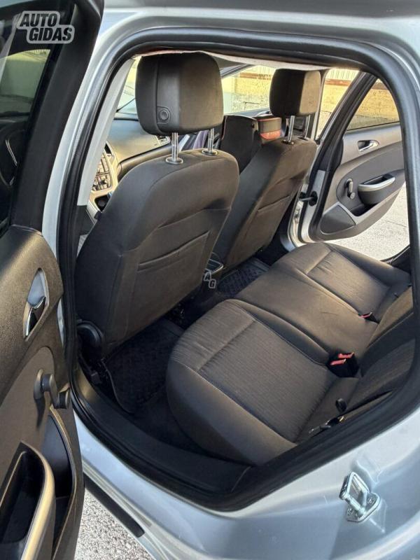 Pelēks Opel Astra 2011 Klaipėda, ar dzinēja tilpumu 1.70 L un nobraukumu 320 tūkst. km par 2400 €, foto 7 vietnē AUTOMOTO.COM.LV