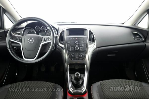 Grey Opel Astra 2011 in Tallinn, with an engine capacity of 1.70 L and mileage of 364 thousand km for 1699 €, photo 5 on AUTOMOTO.COM.LV