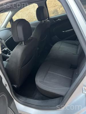 Grey Opel Astra 2011 in Cesis, with an engine capacity of 1.70 L and mileage of 277 thousand km for 2000 €, photo 6 on AUTOMOTO.COM.LV