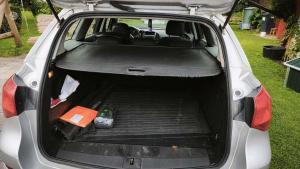 Grey Opel Astra 2011 in Siauliai, with an engine capacity of 1.69 L and mileage of 430 thousand km for 2600 €, photo 4 on AUTOMOTO.COM.LV