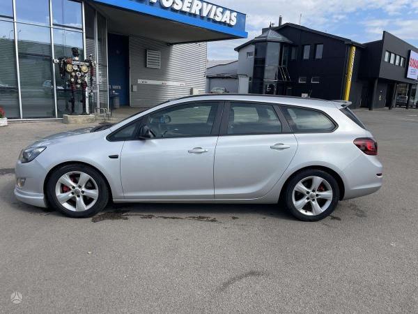 Grey Opel Astra 2011 in Siauliai, with an engine capacity of 1.69 L and mileage of 345 thousand km for 2150 €, photo 7 on AUTOMOTO.COM.LV